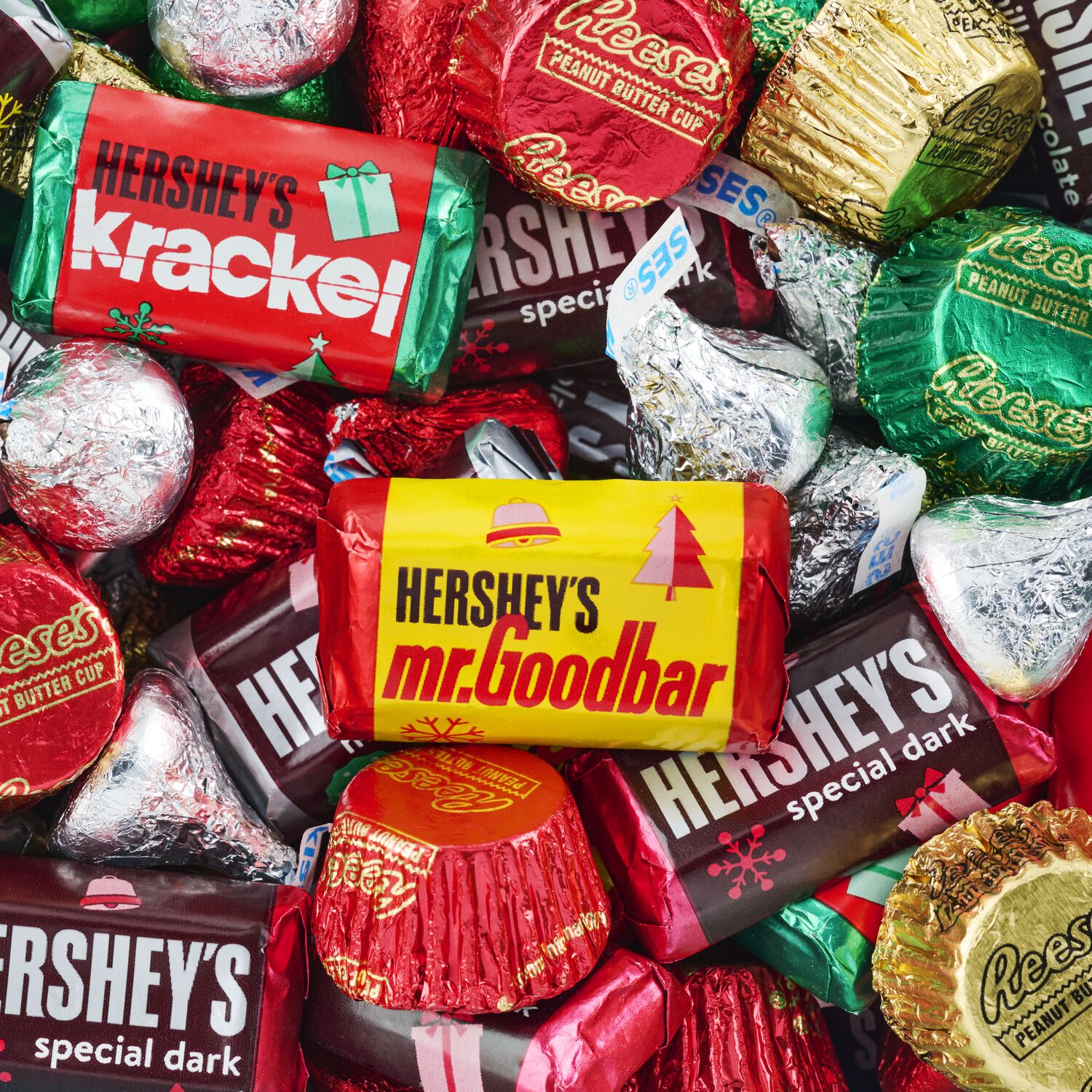 HERSHEY'S Assorted Miniatures Winter Village Holiday Gift Box, 2 lbs