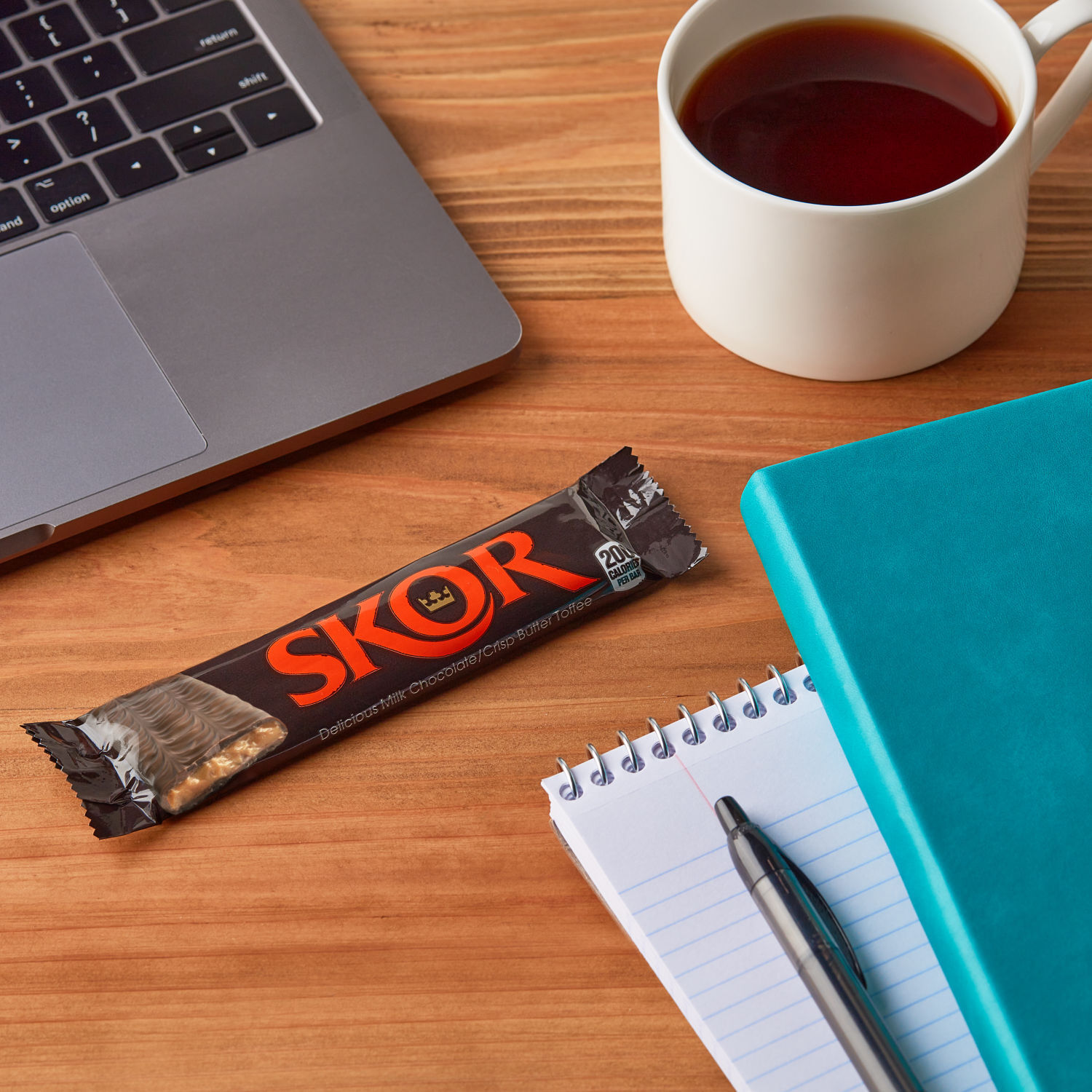 SKOR Crisp Butter Toffee Chocolate Candy Bar Standard Size 1.4oz Candy Bar