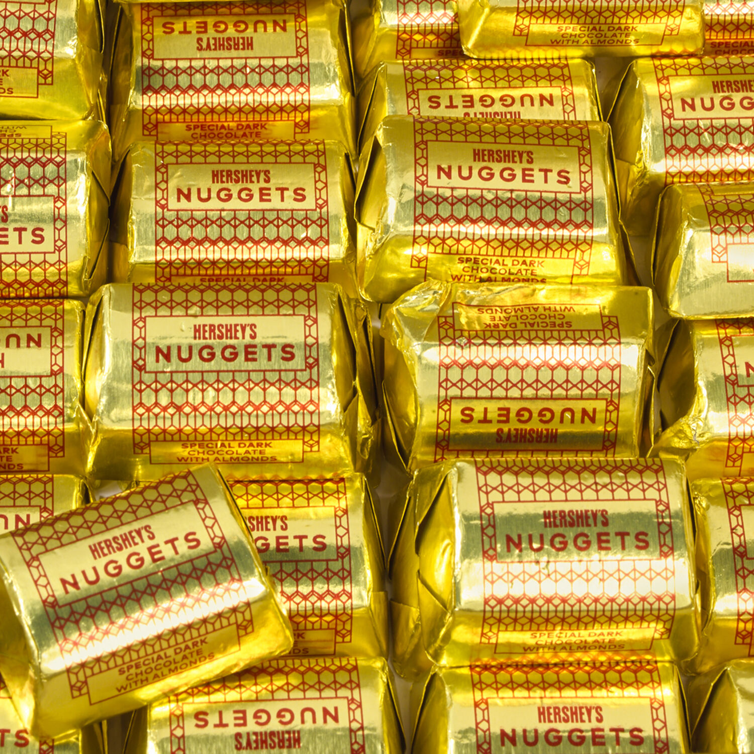 HERSHEY'S NUGGETS Collection Signature Gold 3-Tier Gift Box